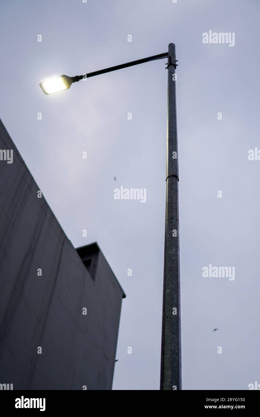 Tiang listrik hi-res stock photography and images - Alamy