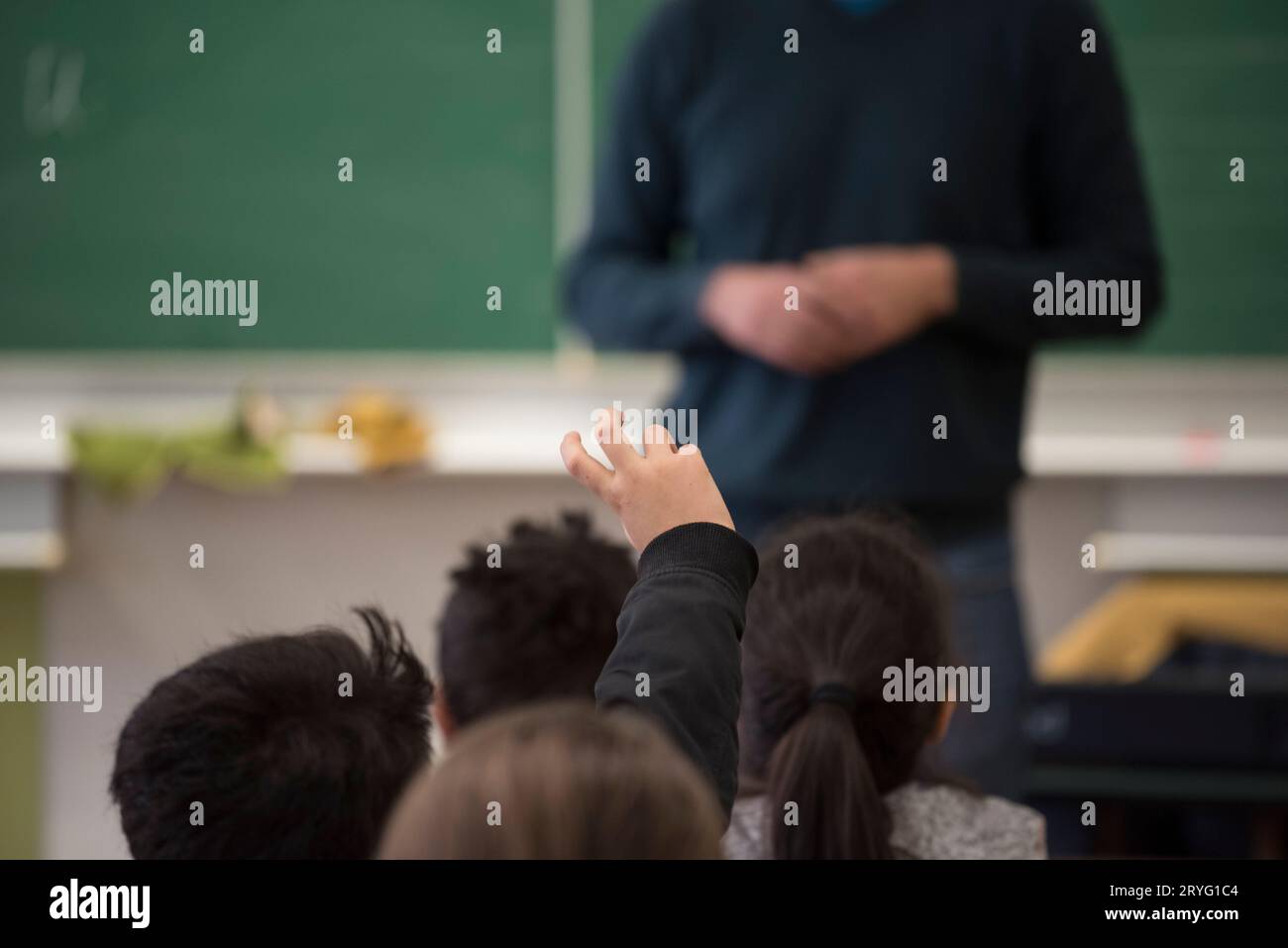 Children in lower grade at school Stock Photo - Alamy