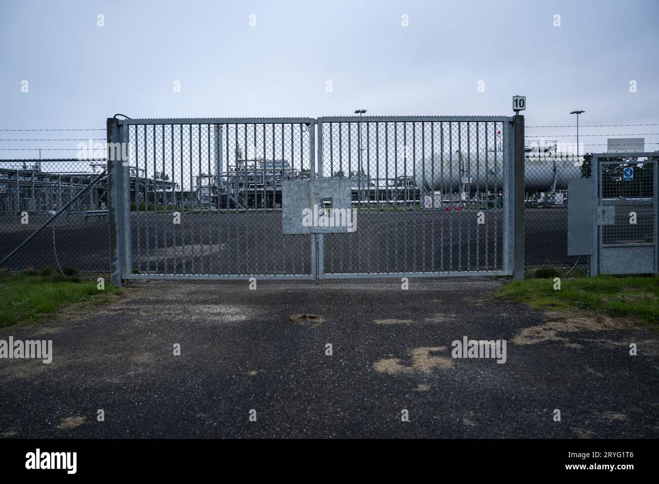 SCHEEMDA - One of the NAM gas extraction locations, where gas was ...