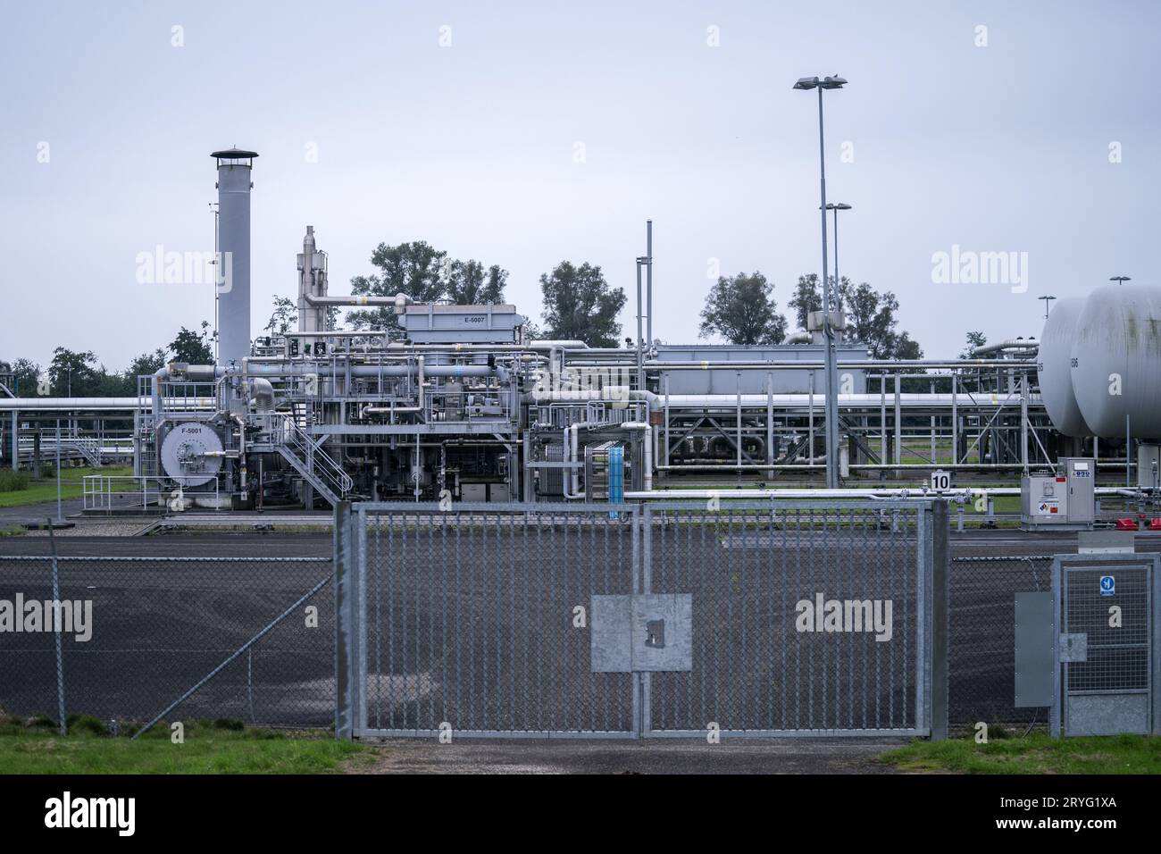 SCHEEMDA - One of the NAM gas extraction locations, where gas was ...