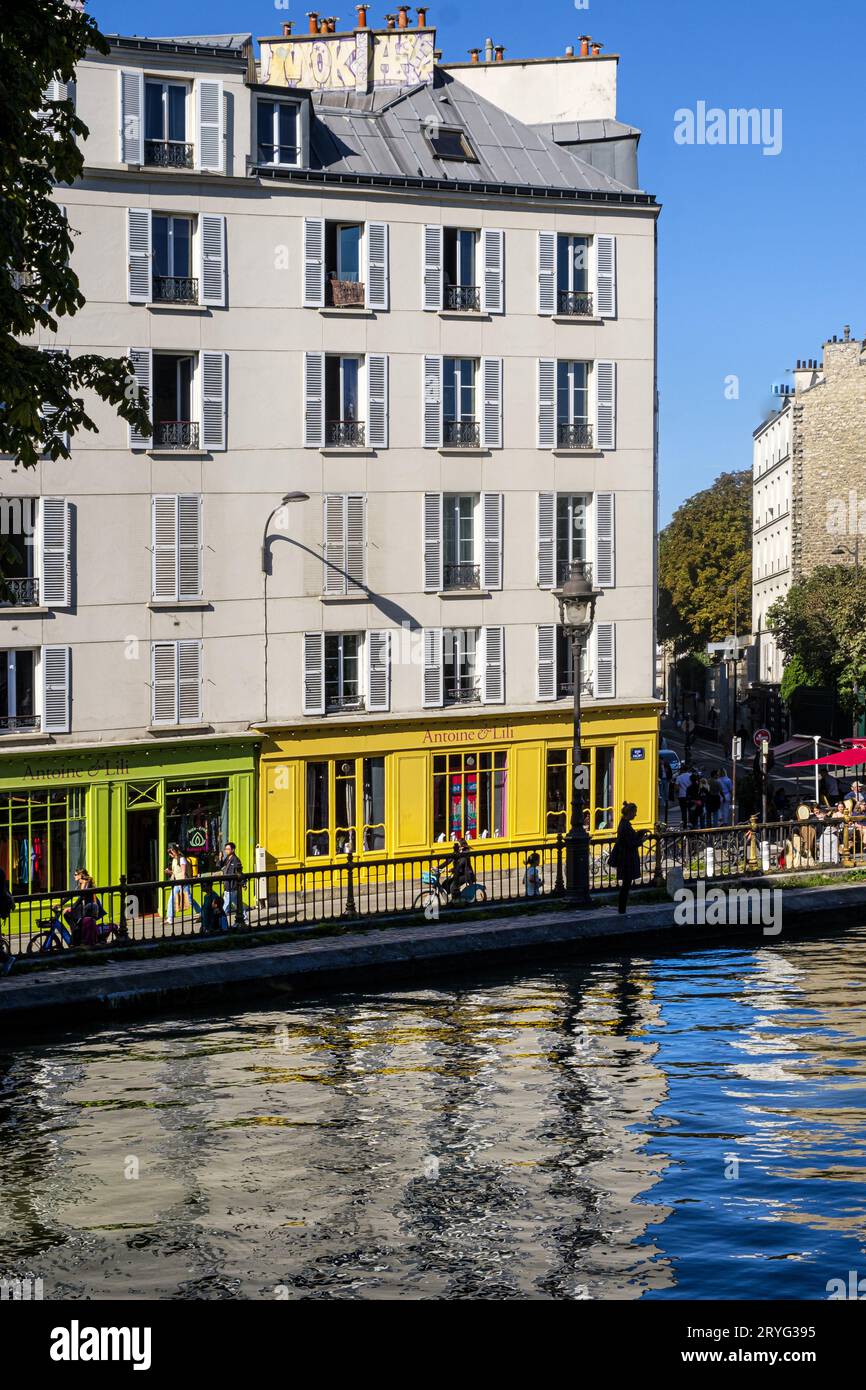 FRANCE. PARIS (75) XEME DISTRICT. CANAL SAINT-MARTIN. THE BUILDINGS OF ...