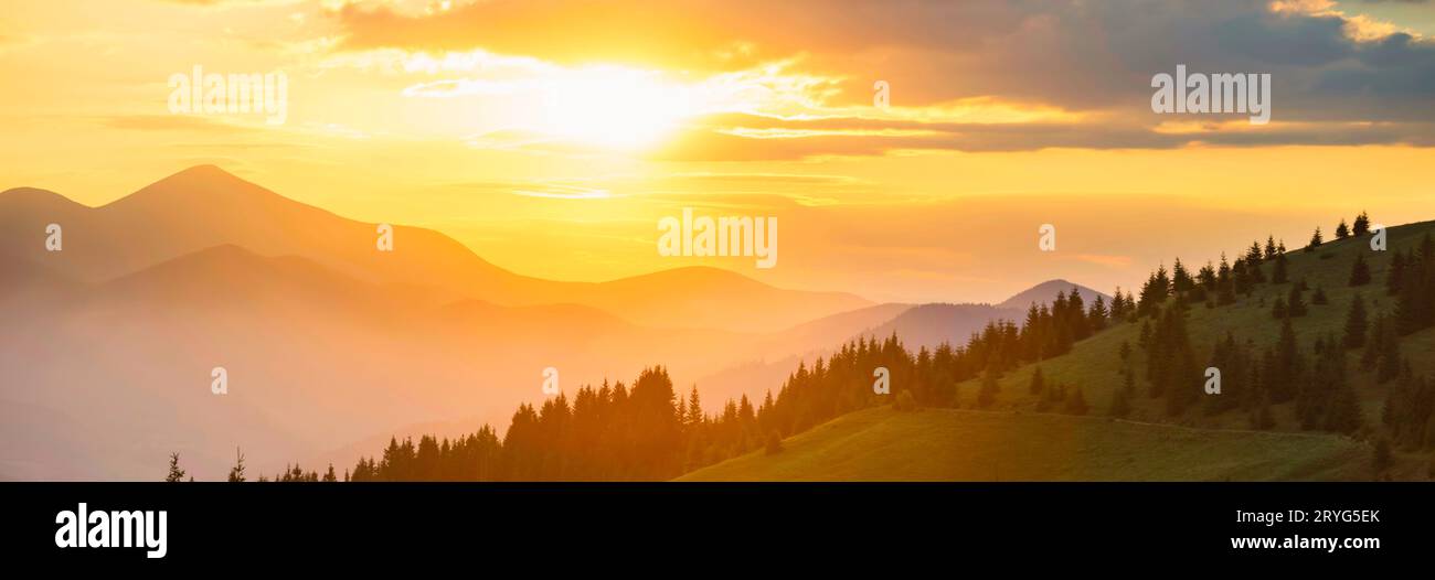 Panoramic view sunset mountains hi-res stock photography and images - Alamy