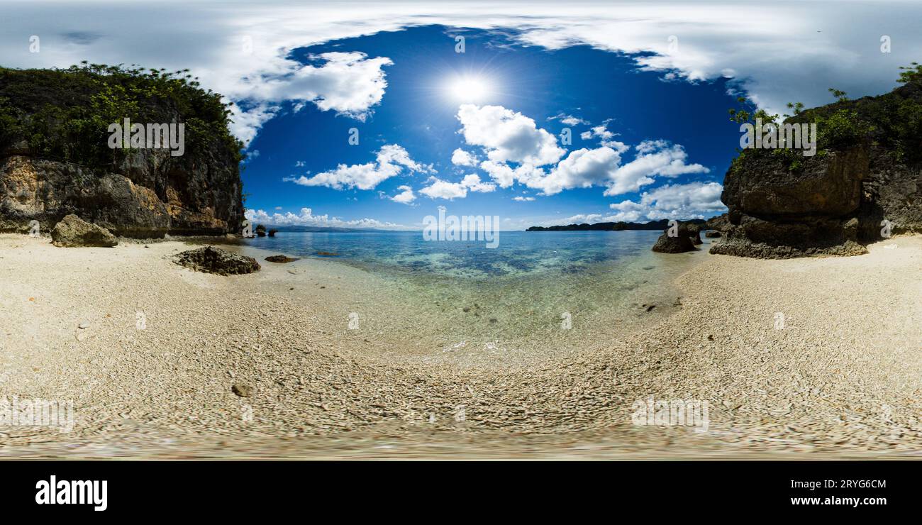 Ocean waves on beach in Sohoton Cove. Socorro, Surigao del Norte ...