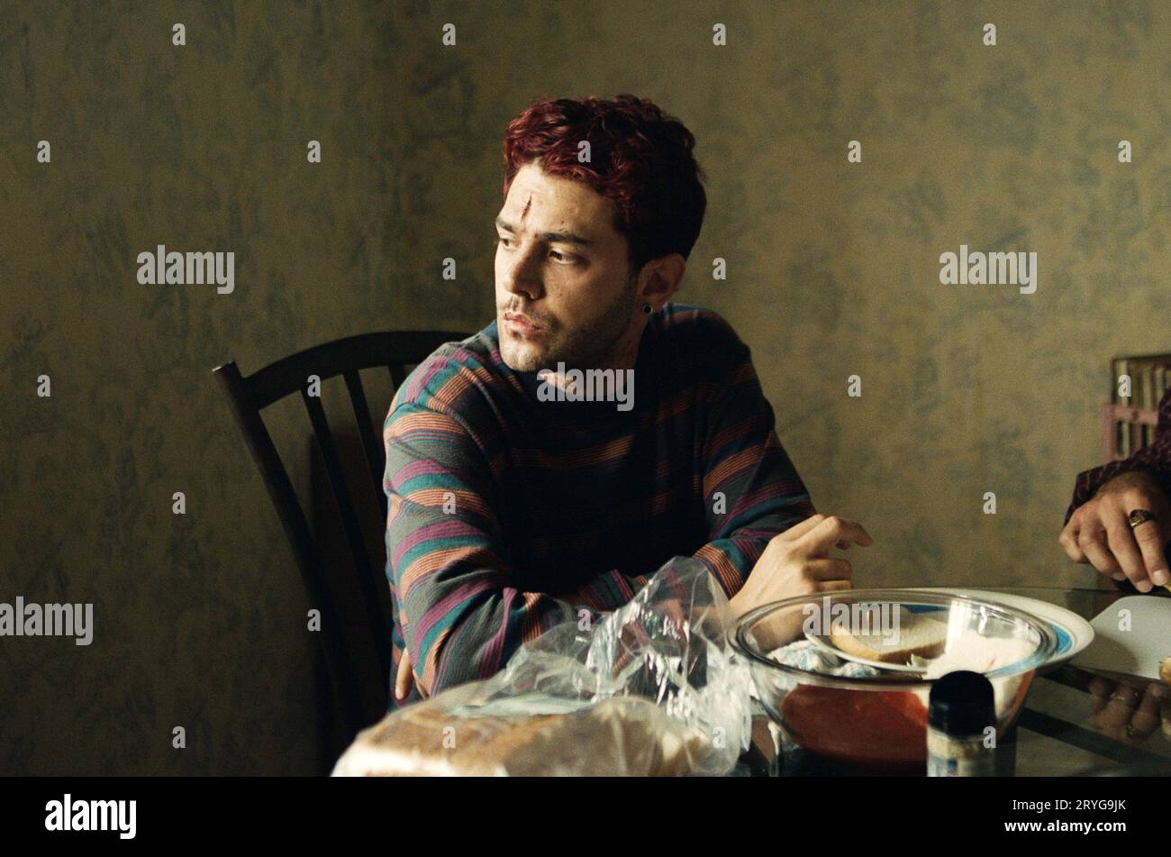 XAVIER DOLAN in THE NIGHT LOGAN WOKE UP (2022) -Original title: LA NUIT ...