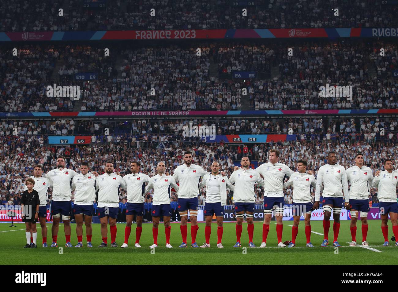 Paris, France. 9th Sep, 2023. France line up for the national anthem ...