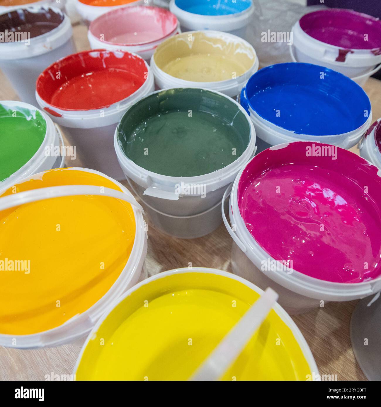 Paint buckets warehouse hi-res stock photography and images - Alamy
