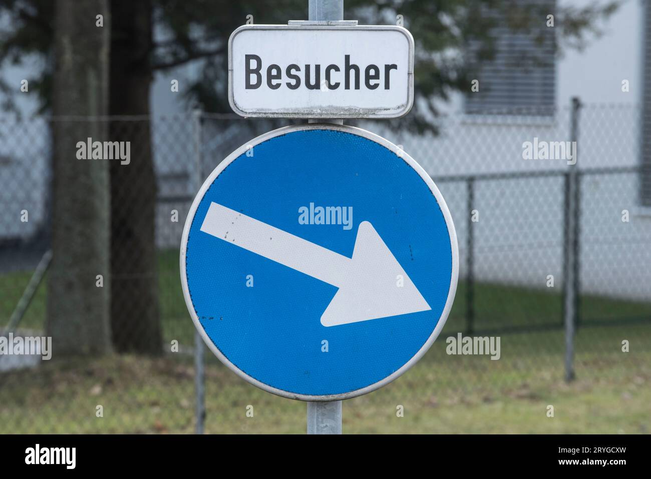 Visitor sign for friends that come to visit Stock Photo - Alamy