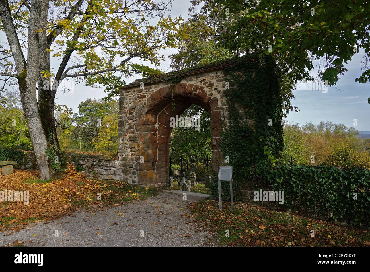 Nuns cemetery hi-res stock photography and images - Alamy