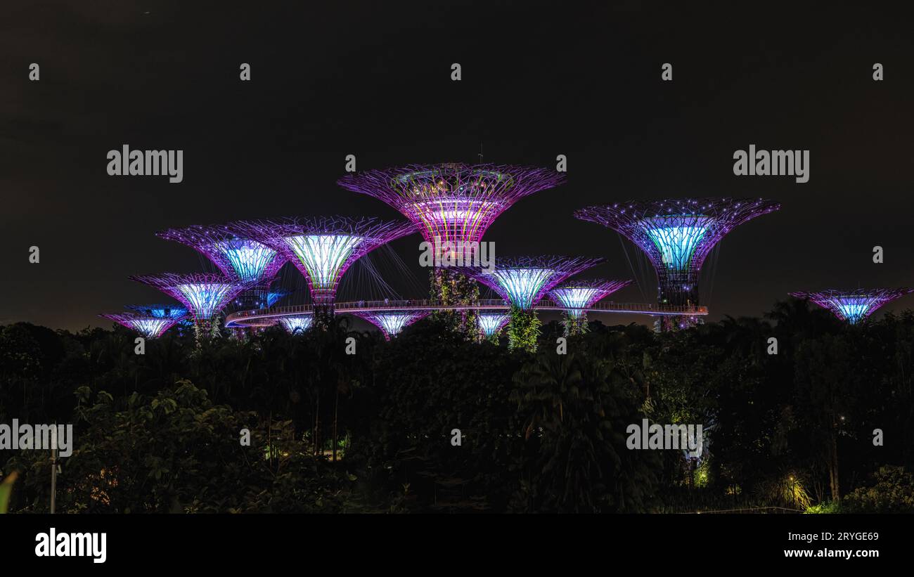 Gardens bay supertrees iconic hi-res stock photography and images - Alamy