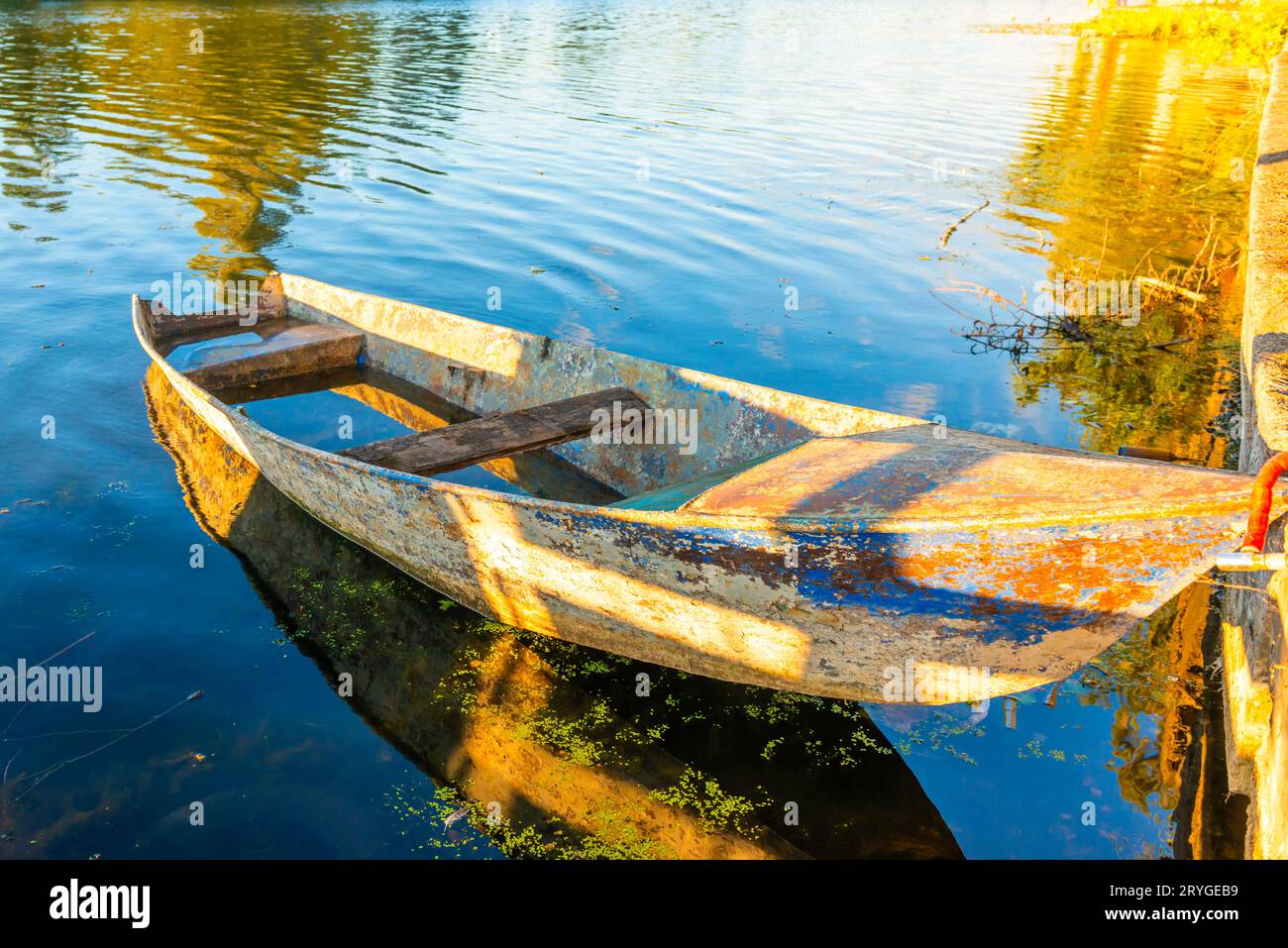 Old river boat hi-res stock photography and images - Alamy
