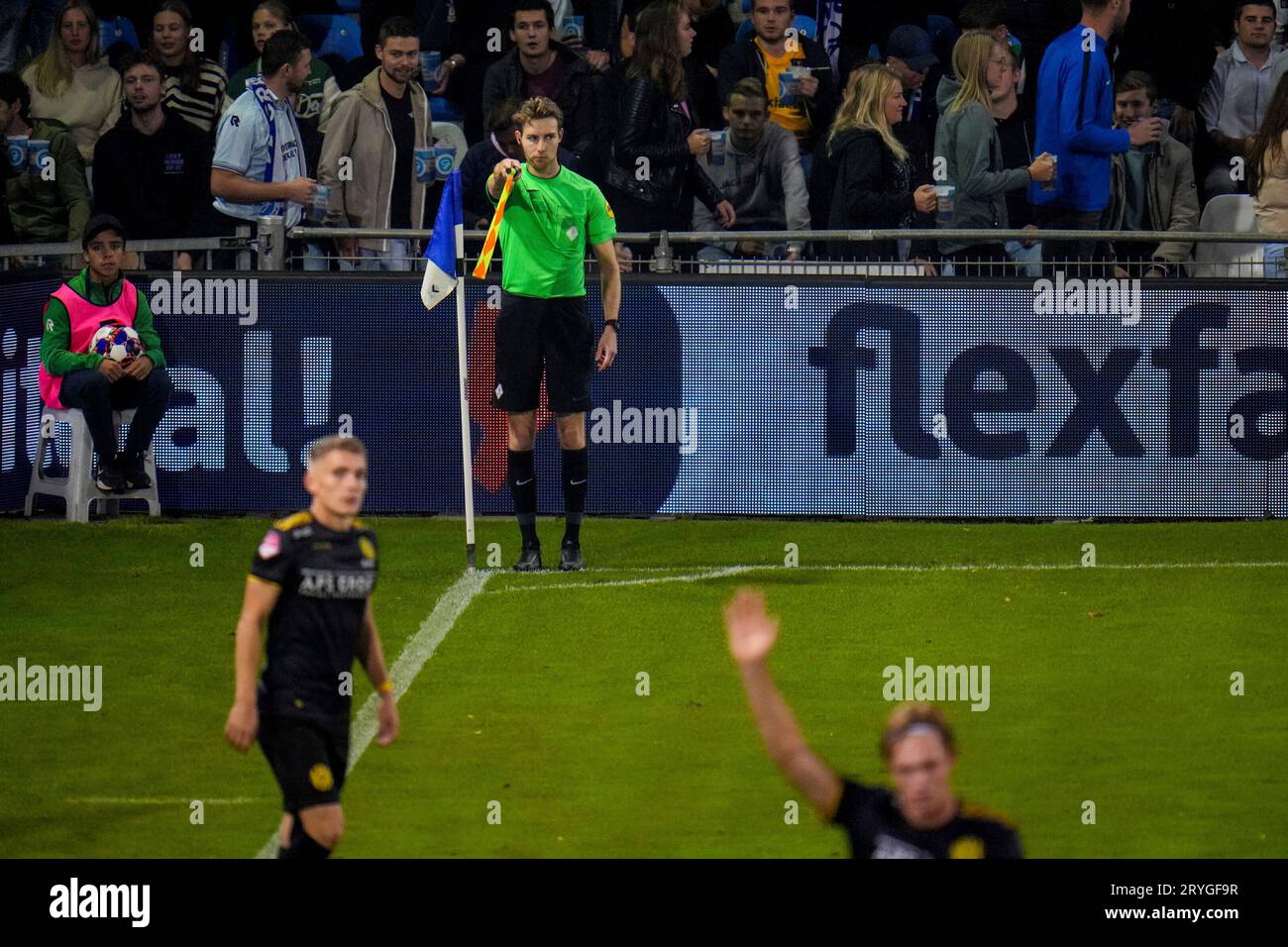 Doetinchem, Niederlande. 29th Sep, 2023. Assistant Referee Luc de ...