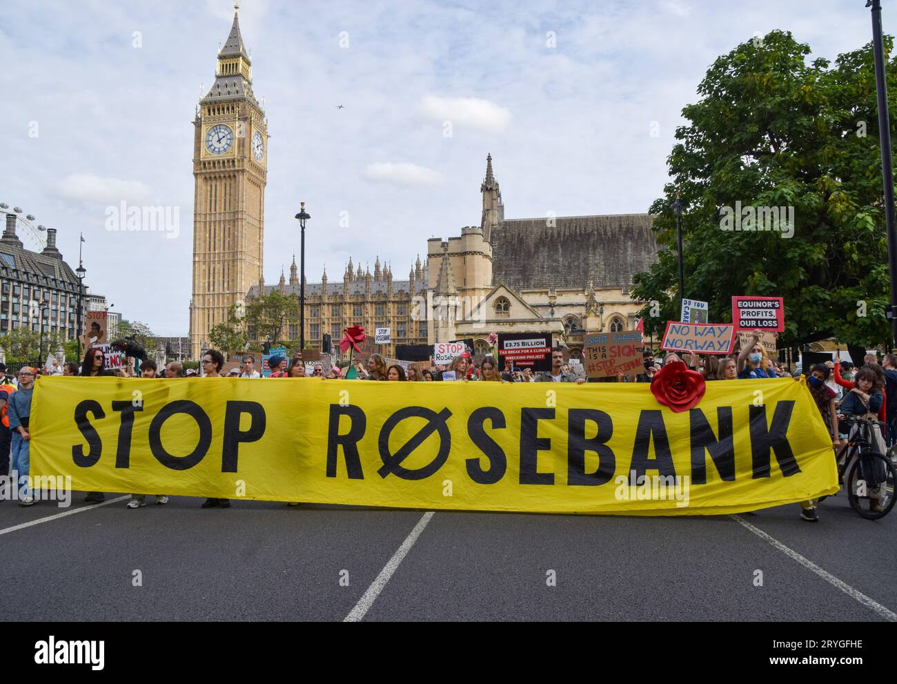London, England, UK. 30th Sep, 2023. Protesters pass through Parliament ...