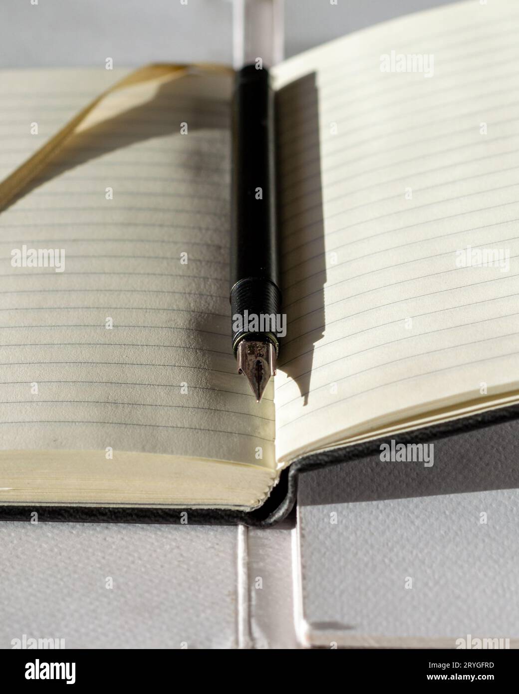 Fountain pen note book hi-res stock photography and images - Alamy