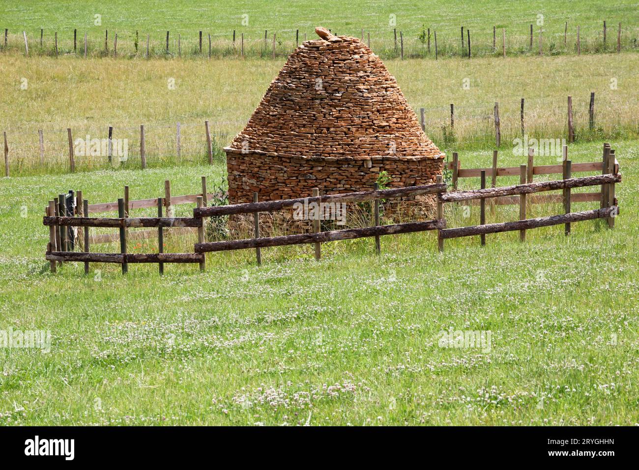 Landscape in Frontenas, Beaujolais with a stone hut called cadole in ...