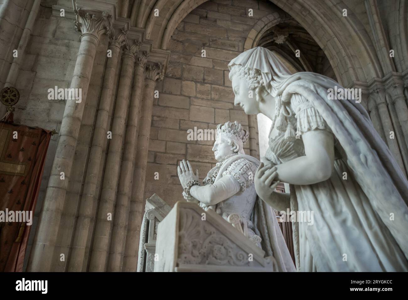Tomb of King Louis XVI and Marie Antoinette, in Basilica of Saint-Denis Stock Photo - Alamy