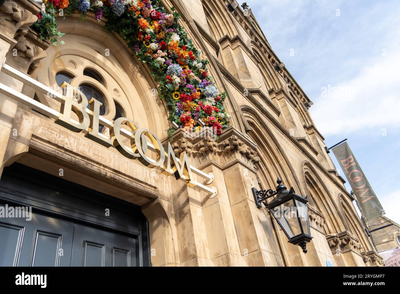 Floral exterior hi-res stock photography and images - Alamy