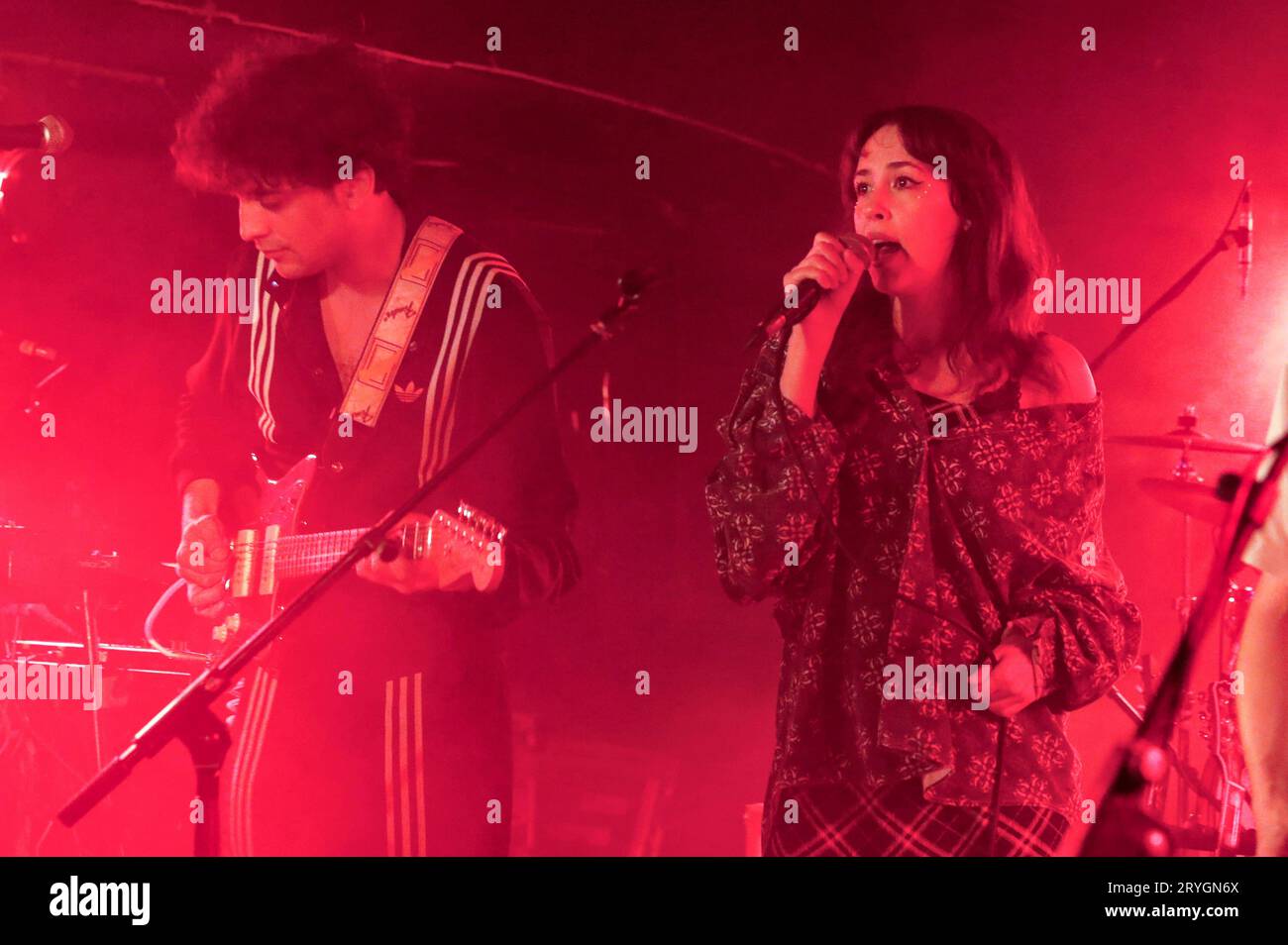 Jules Apollinaire und Natalie Findlay von Ttrruuces live im Luxor. Köln ...