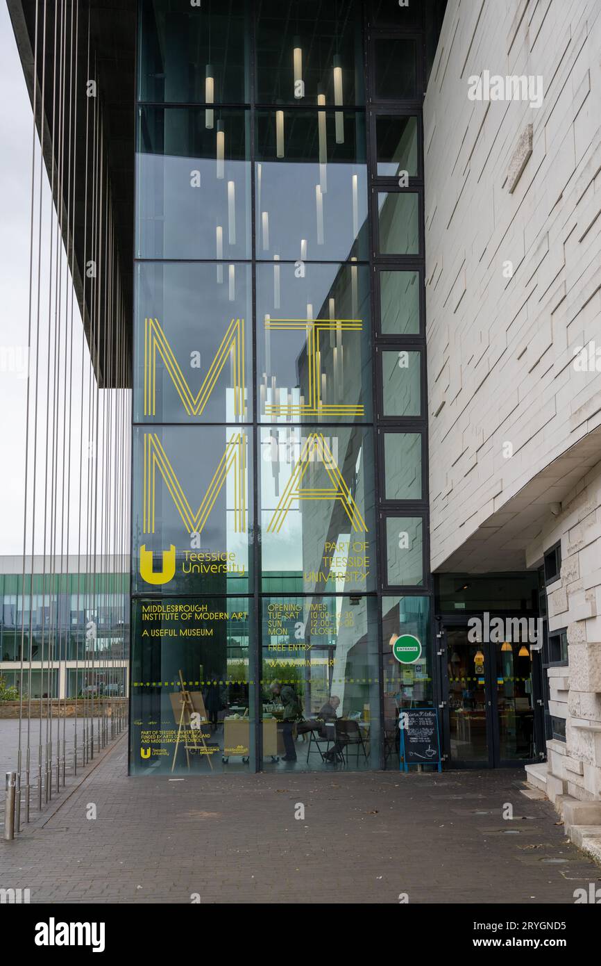 Modern art institute hi-res stock photography and images - Alamy