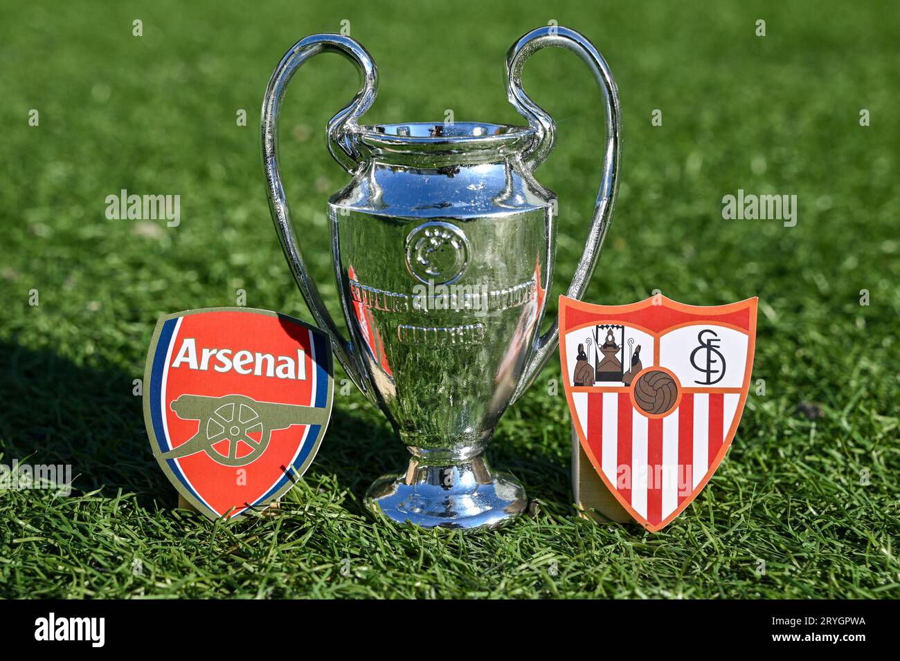 Arsenal fc logo 2023 hi-res stock photography and images - Alamy