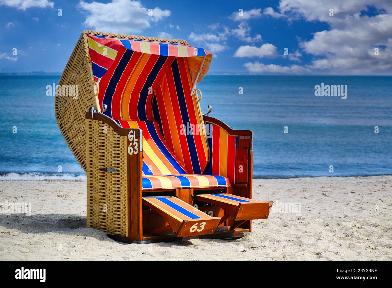 Blue sun chairs hi-res stock photography and images - Alamy