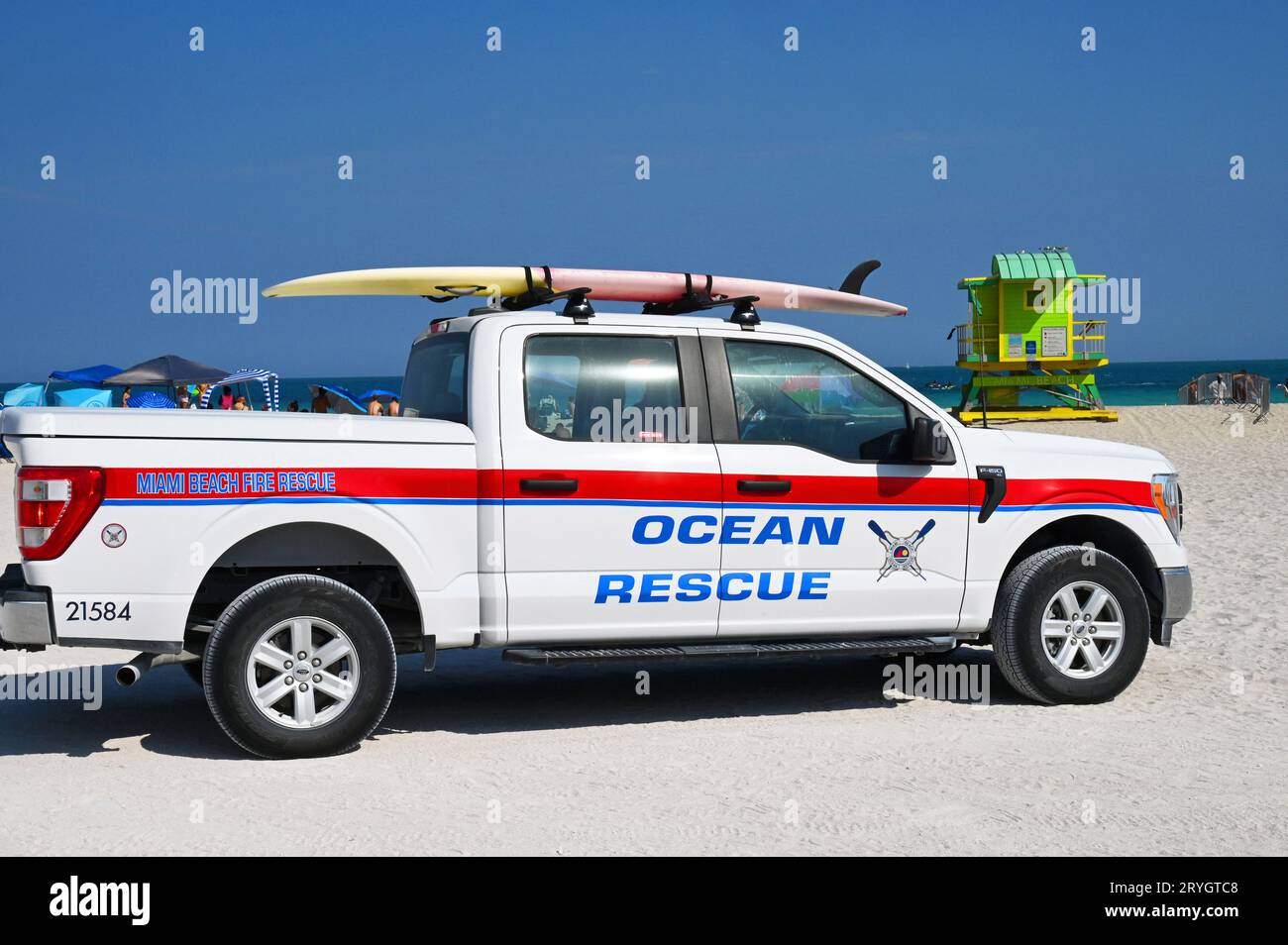 USA. FLORIDA. MIAMI. CAR AND OCEAN RESCUE LIFEGUARD TOWER ON MIAMI ...