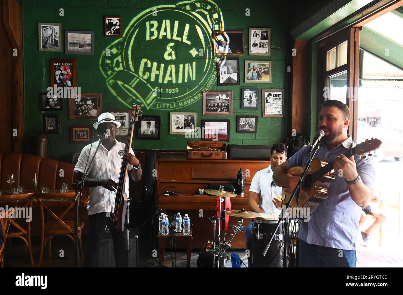 USA. FLORIDA. MIAMI. LITTLE HAVANA DISTRICT. LIVE MUSIC AT BALL & CHAIN ...