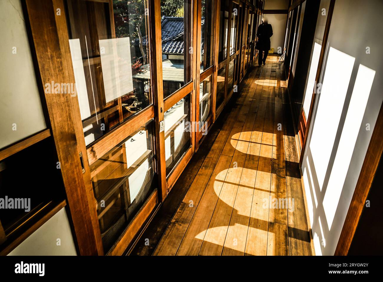 Japanese wooden beams hi-res stock photography and images - Alamy