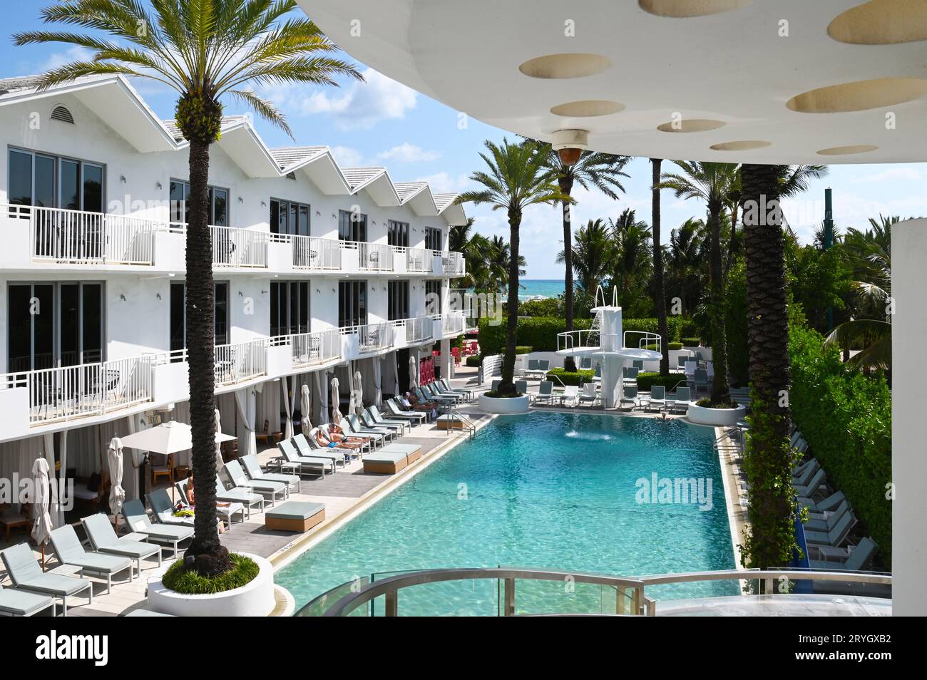Miami architecture pool hi-res stock photography and images - Alamy