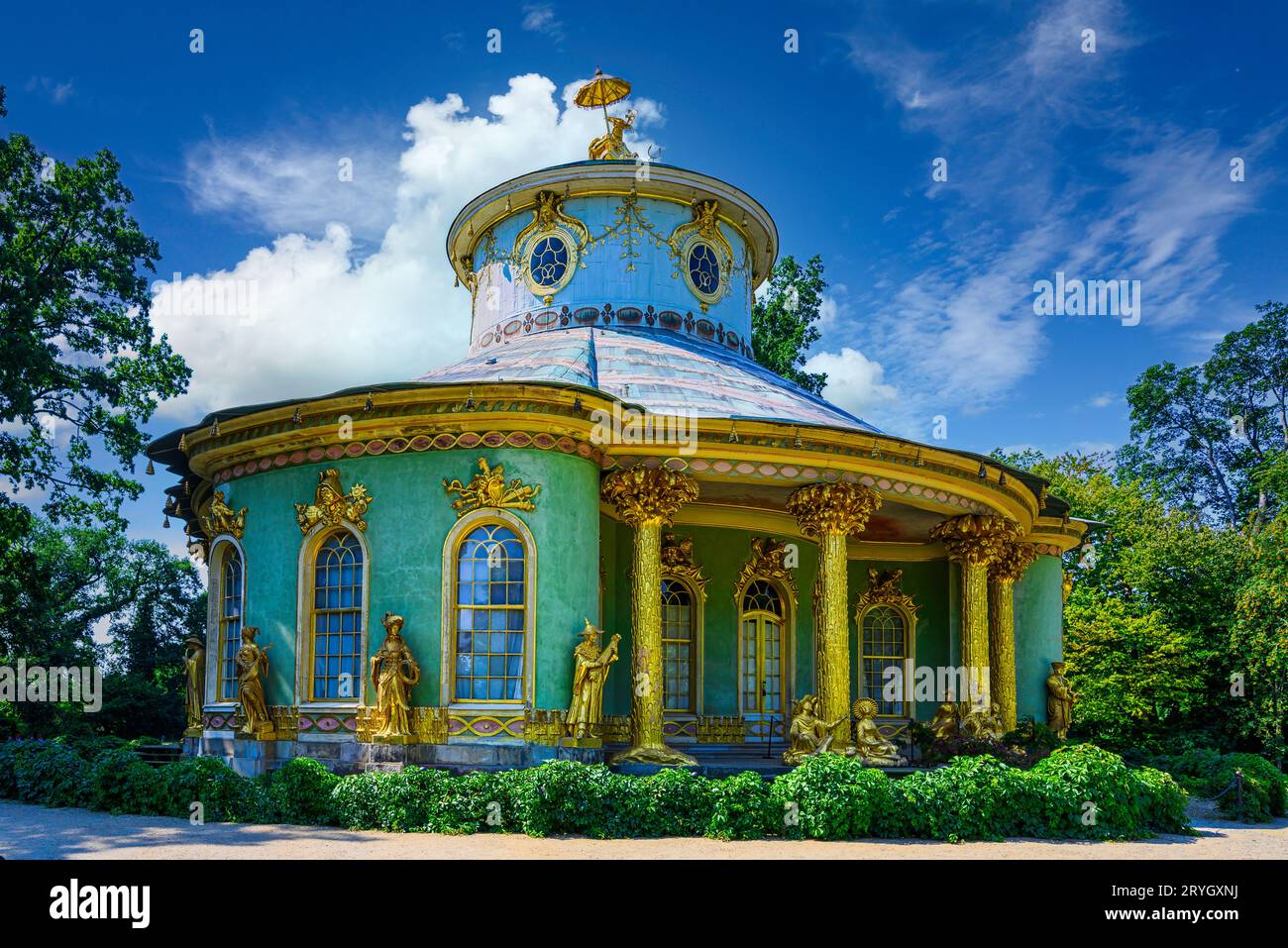Chinese teahouse hi-res stock photography and images - Alamy