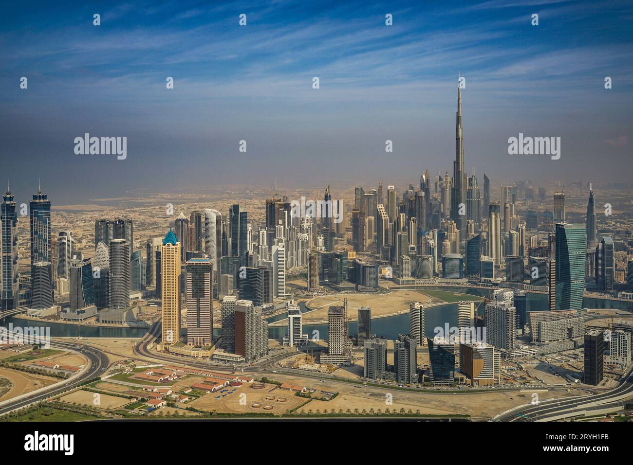 Dubai urban street hi-res stock photography and images - Alamy
