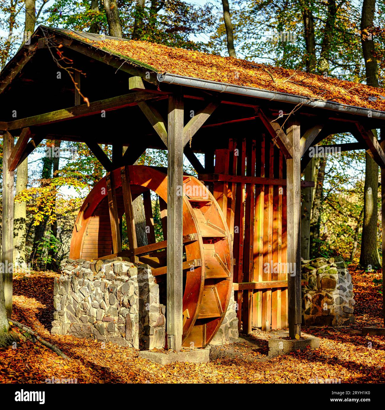 Watermill building with water wheel hi-res stock photography and images ...