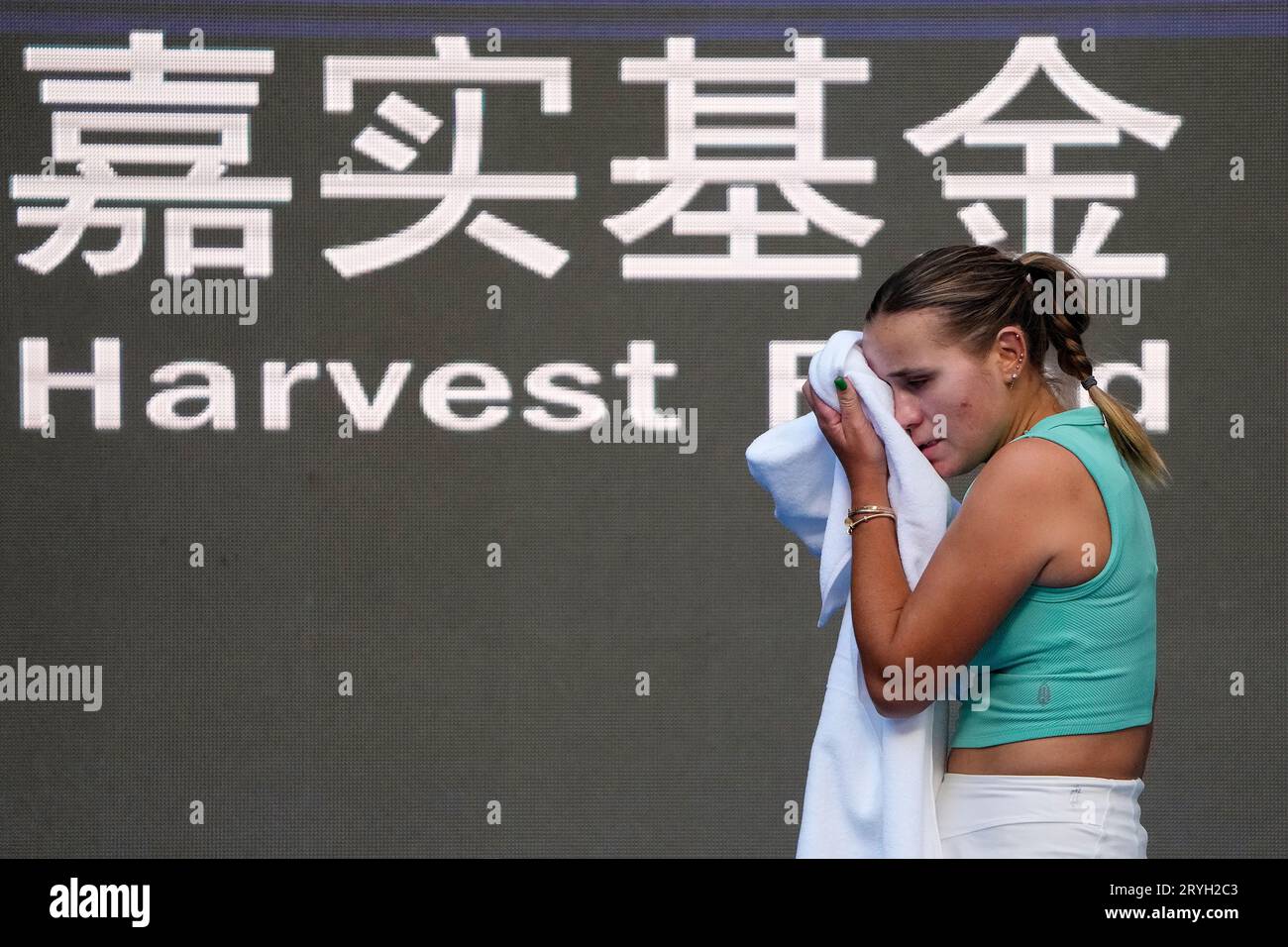 Sofia Kenin of the United States reacts after losing a point to Aryna ...