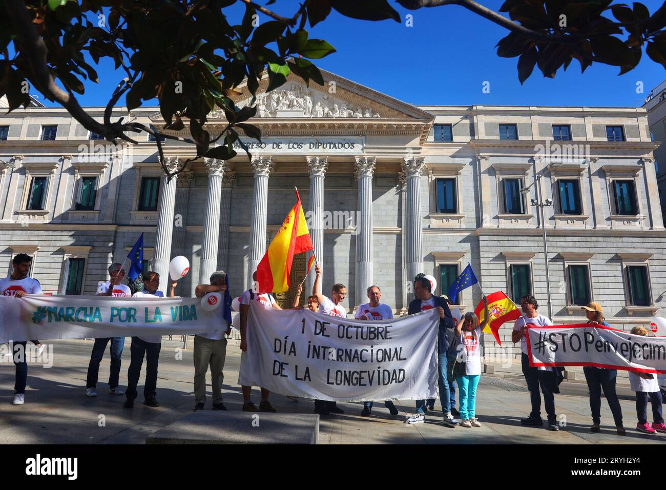 Several people participate in the march for longevity with the slogan ...
