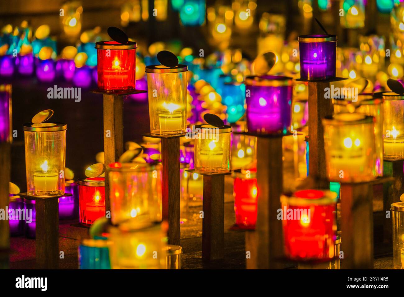 Candles illumination hi-res stock photography and images - Alamy
