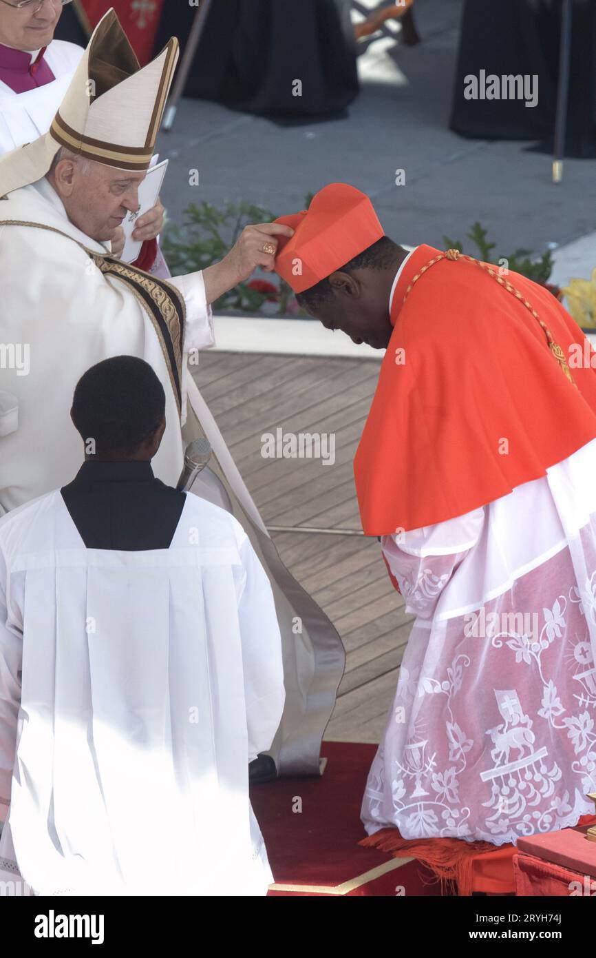 Cardinal protase rugambwa hi-res stock photography and images - Alamy