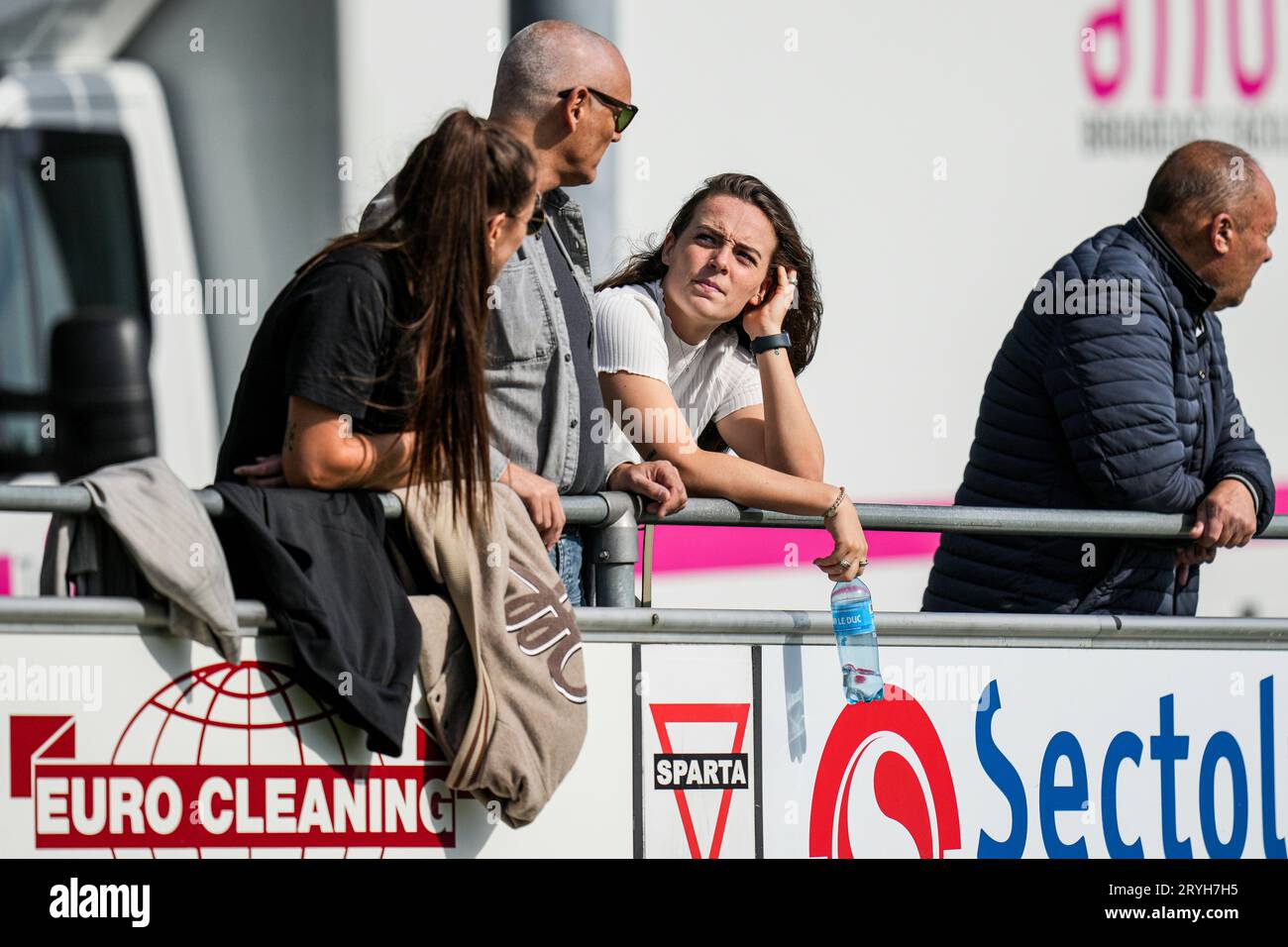 Enschede, Netherlands. 01st Oct, 2023. Enschede - Annouk Boshuizen of ...