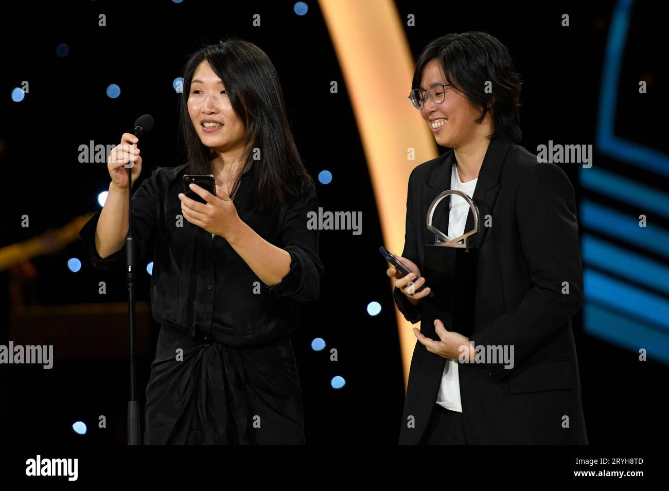 Peng Tzu-Hui und Ping-Wen Wang bei der Preisverleihung auf dem 71 ...