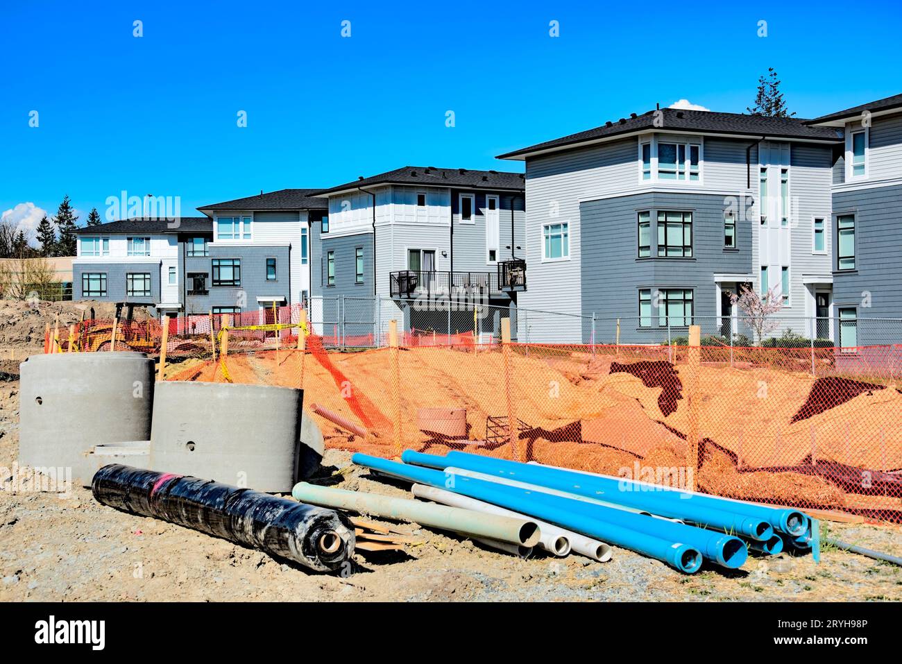Construction area for a block of new residential townhouses Stock Photo ...