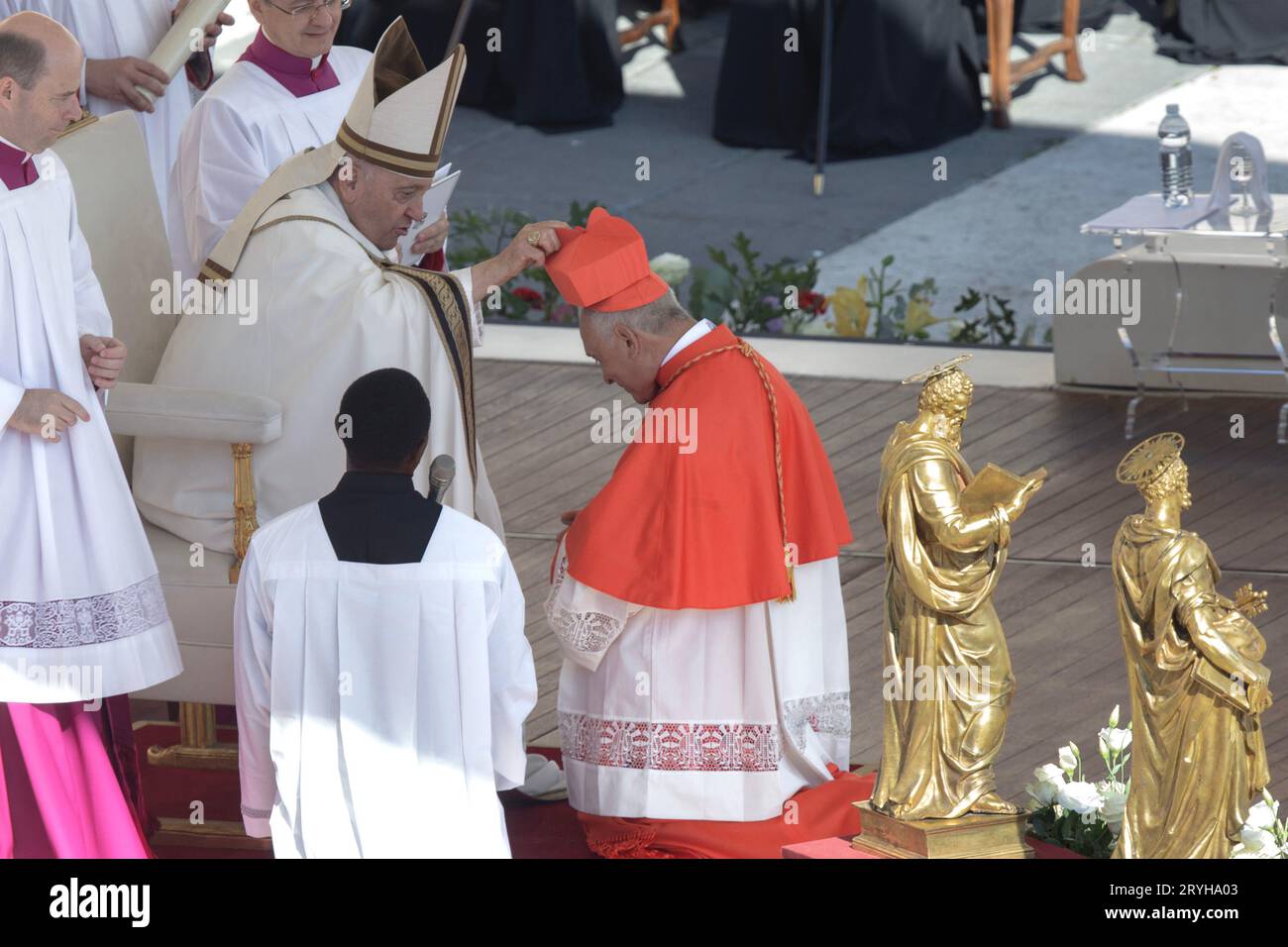 Cardinal diego rafael padron sanchez hi-res stock photography and ...