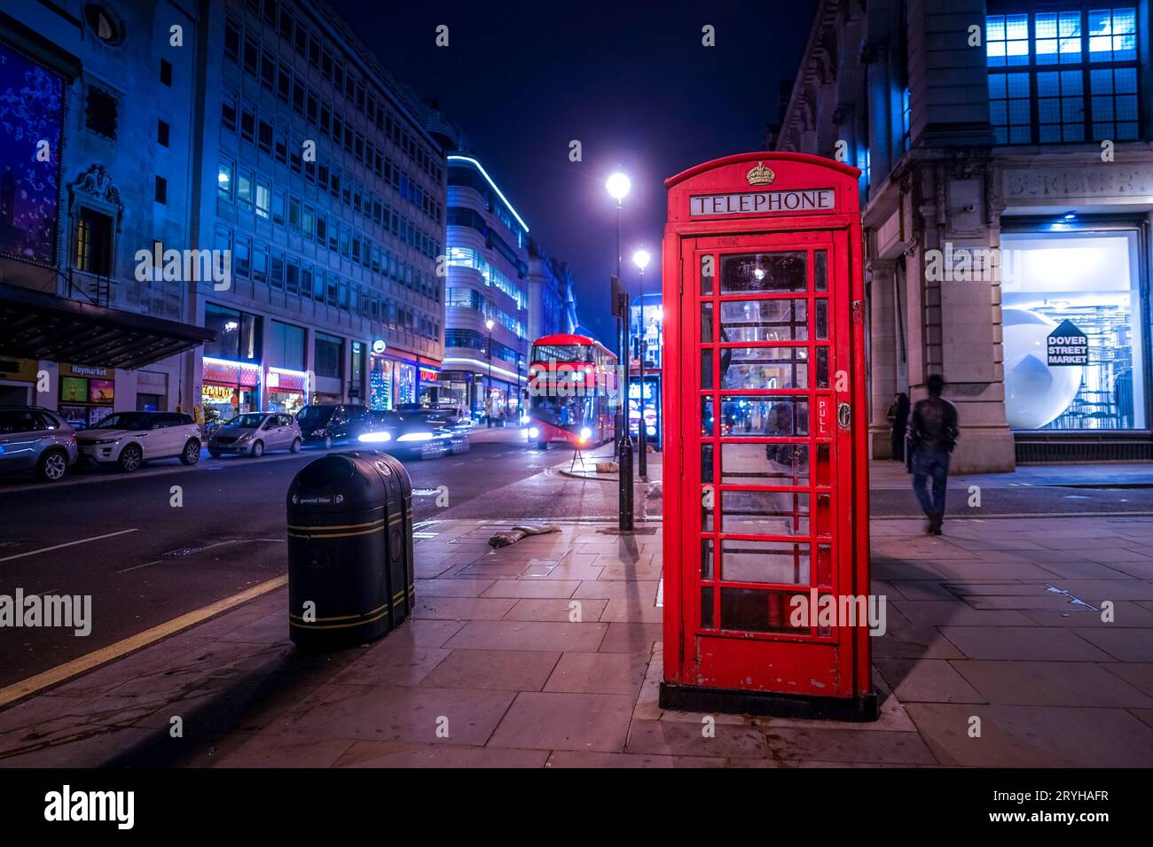 Piccadilly circus london street view hi-res stock photography and images - Alamy