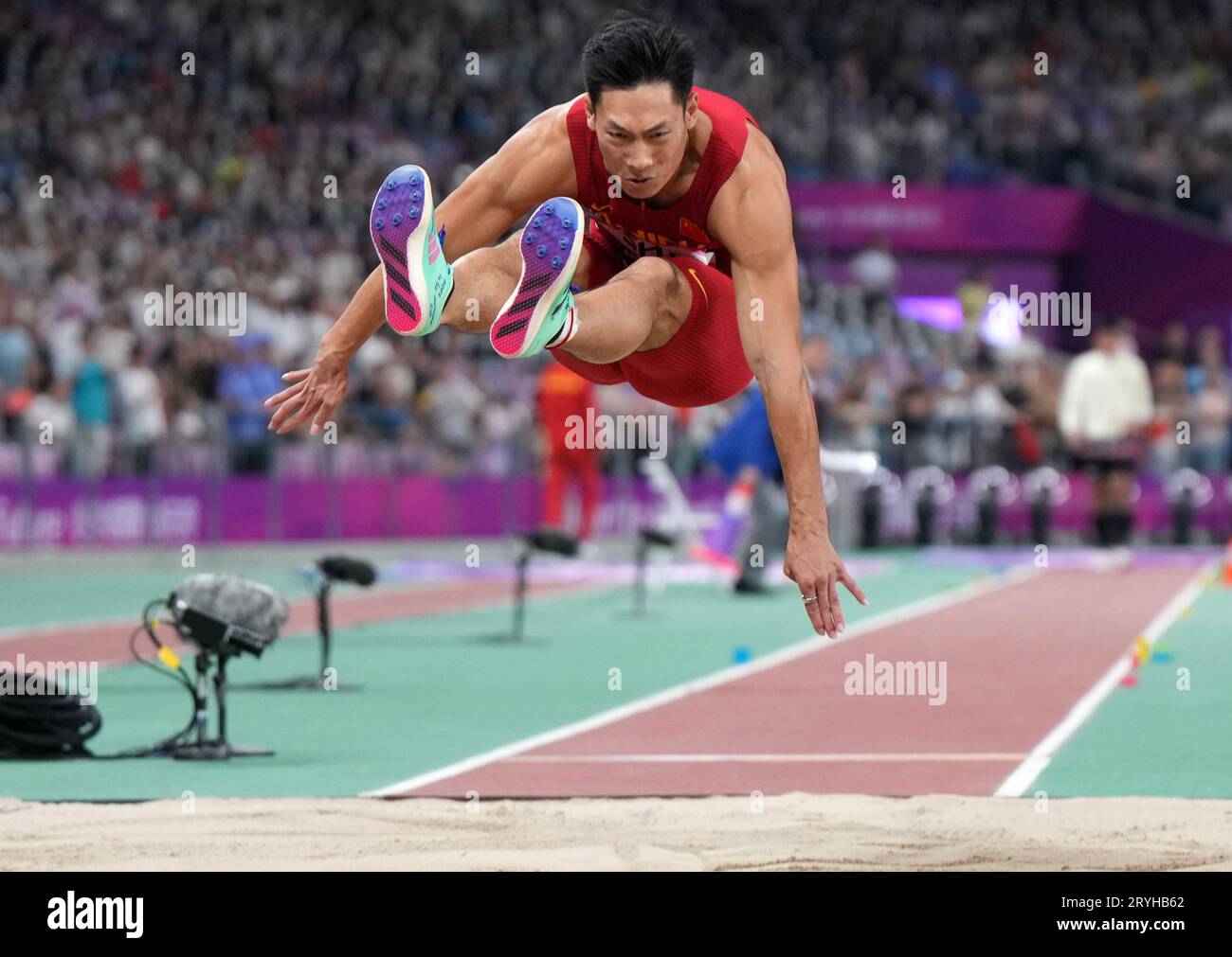 Hangzhou, China's Zhejiang Province. 1st Oct, 2023. Shi Yuhao of China ...