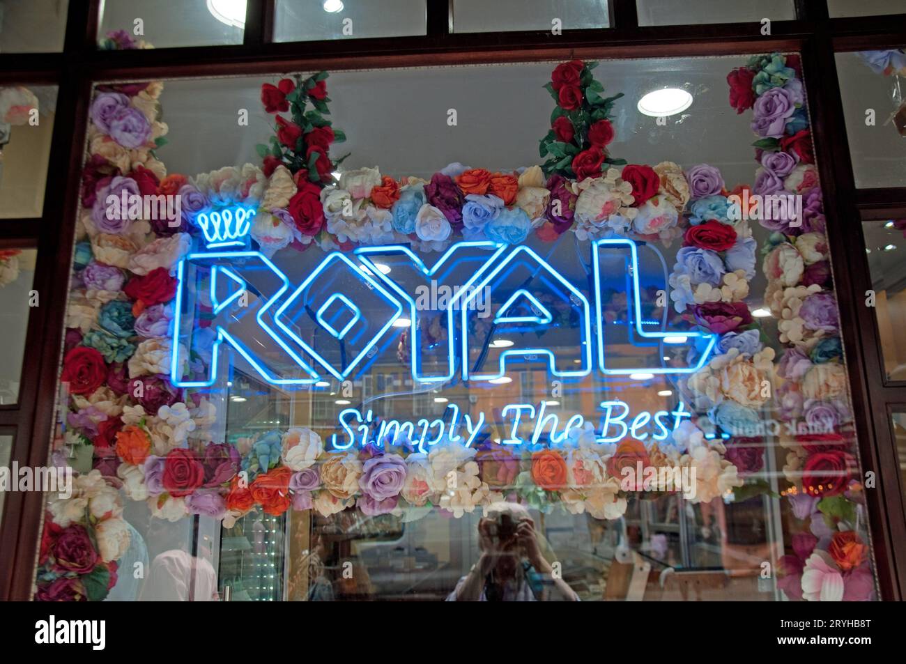 Indian sweet shop hi-res stock photography and images - Alamy