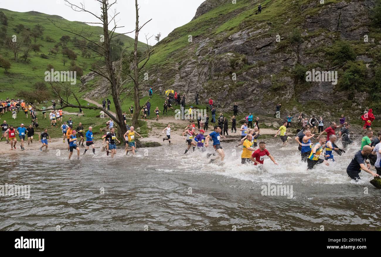 Cross with dove hi-res stock photography and images - Alamy