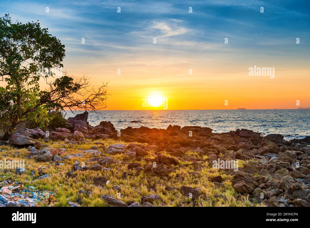 Beach sunset landscape hi-res stock photography and images - Alamy