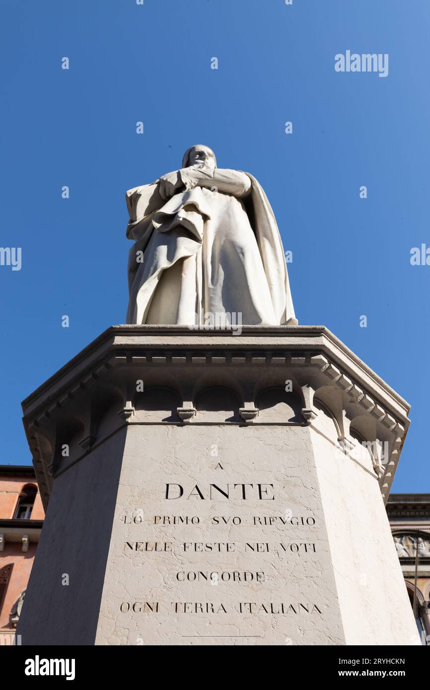 Verona, Italy - Dante Alighieri statue, famous poet old sculpture Stock ...