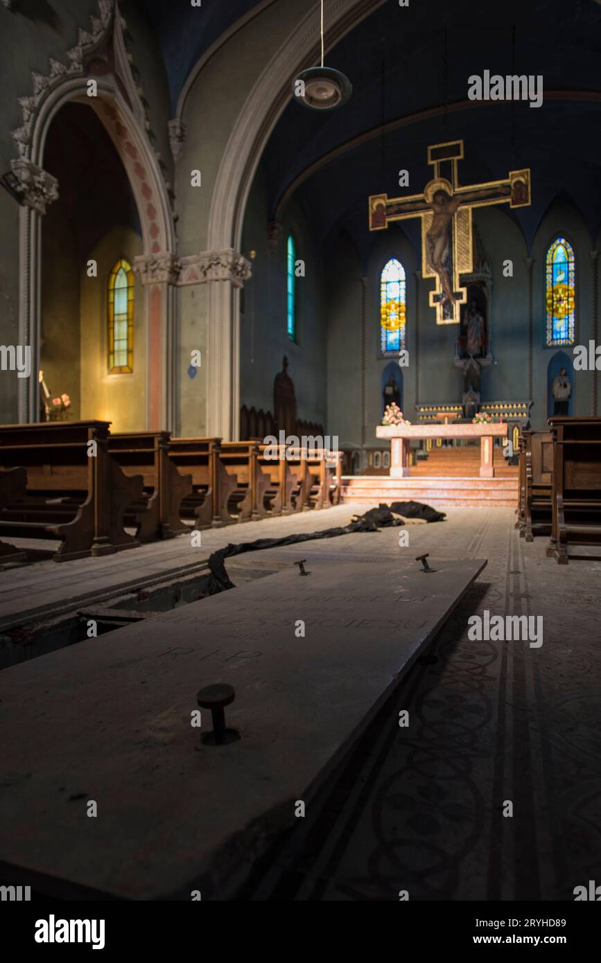 The interior of an abandoned church Stock Photo - Alamy
