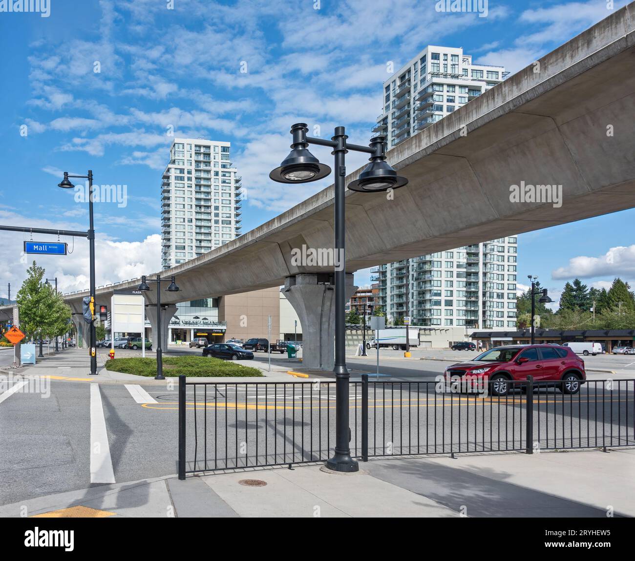 Glass roof over plaza hi-res stock photography and images - Alamy