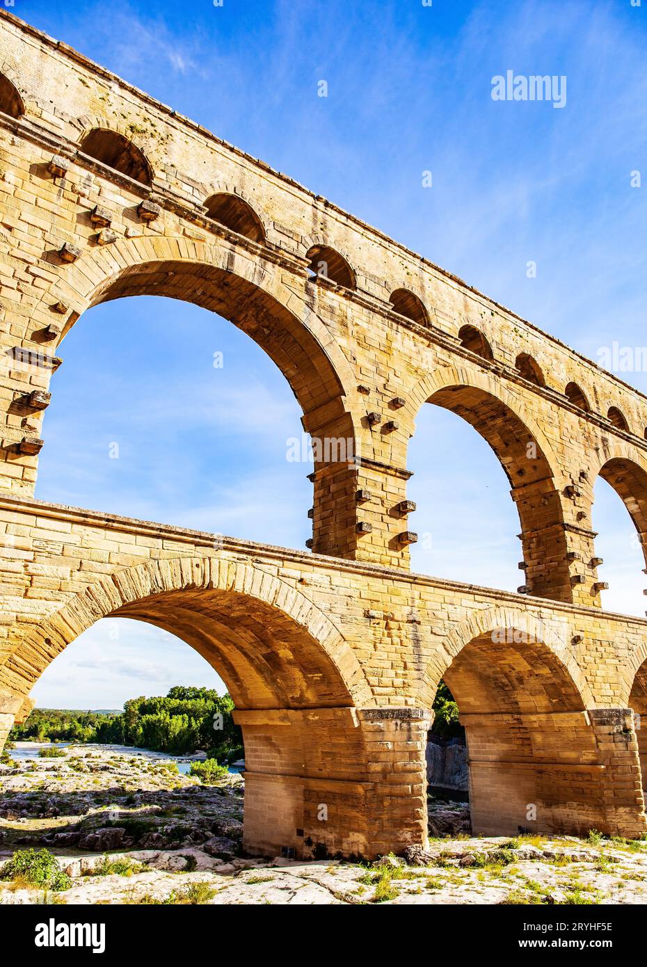 Three tiered aqueduct bridge hi-res stock photography and images - Alamy