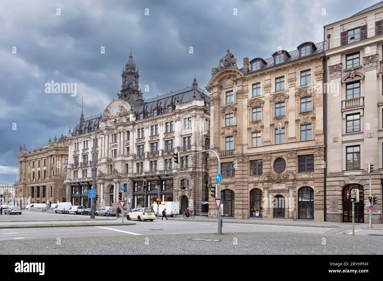 Lenbachplatz square hi-res stock photography and images - Alamy