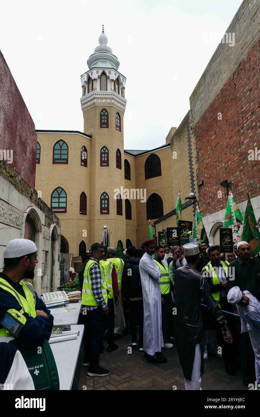 East ham high street london hi-res stock photography and images - Alamy